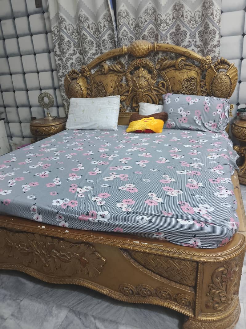 Bed Singhar Maze Iron Table - Beds - 1110197647