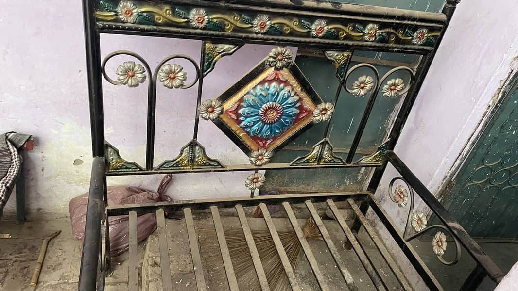 Loha ka sofa set hy 18geej me bany hoy hy - Sofas - 1110206659