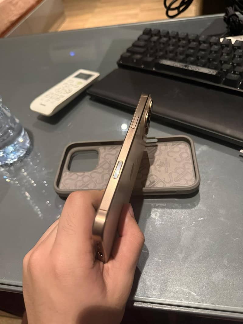 iphone 16 pro max 256 Box - Mobile Phones - 1110207374