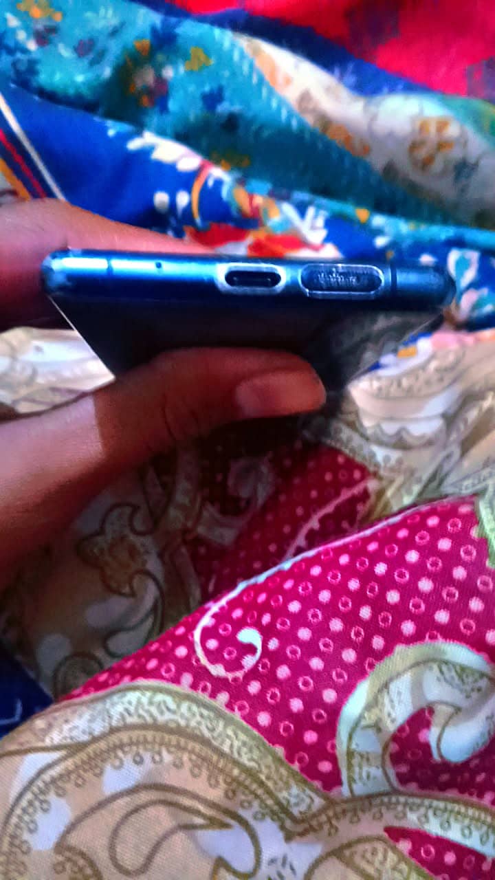 Sony 5 - Mobile Phones - 1110223193