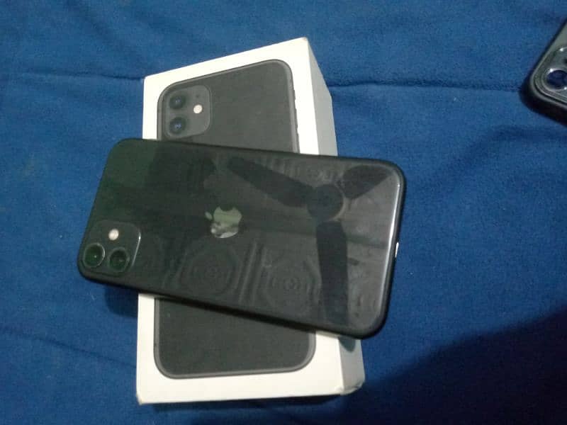 Iphone 11 approved with box - Mobile Phones - 1110223450