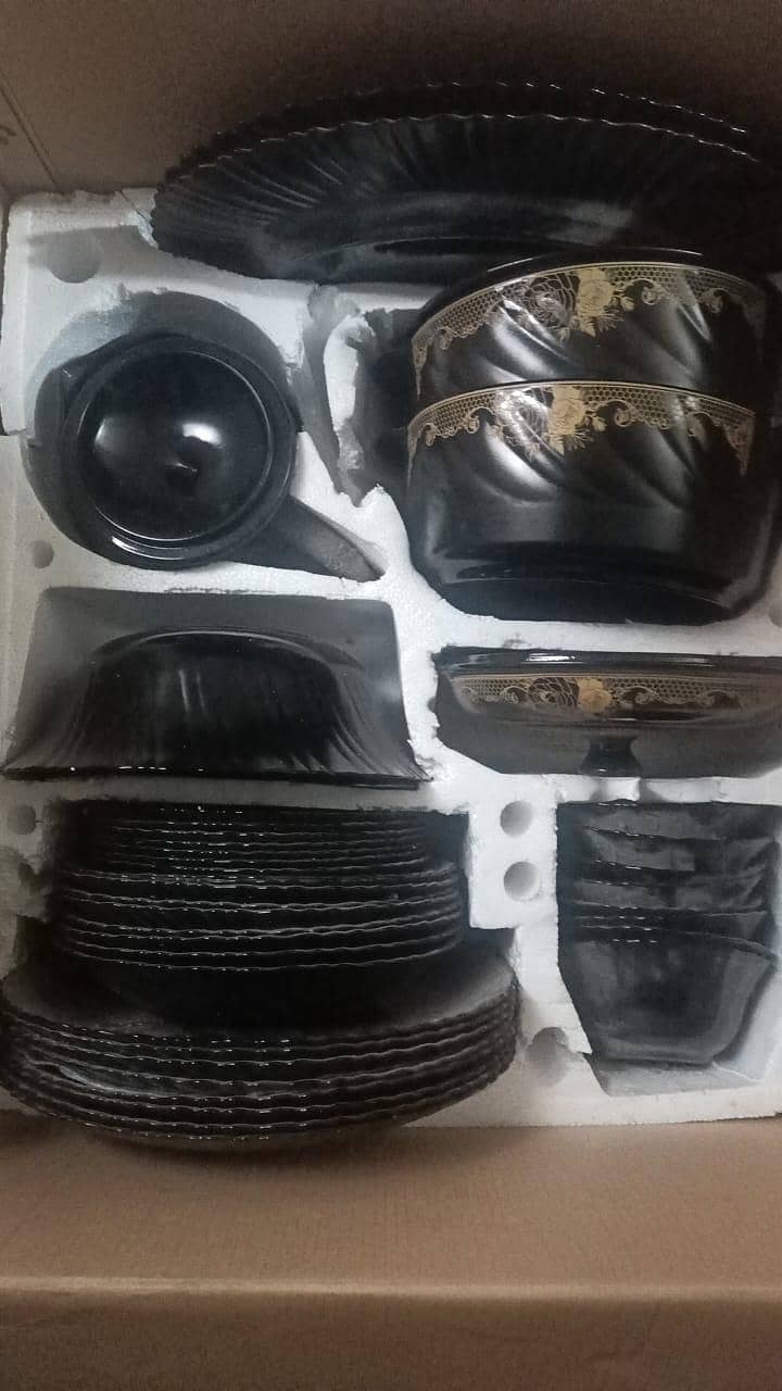 8 pcs dinner set without use - Crockery & Dinner Sets - 1110234184