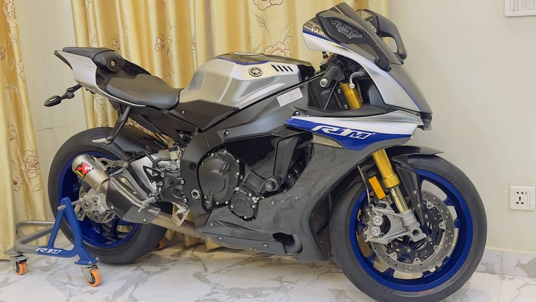 Yamaha YZF-R1 M | Model 2018 | Yamaha In Bikes | Import 2021 - Sports ...