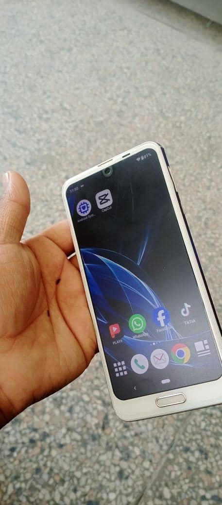 Sharp Aquos r2 - Mobile Phones - 1110258162