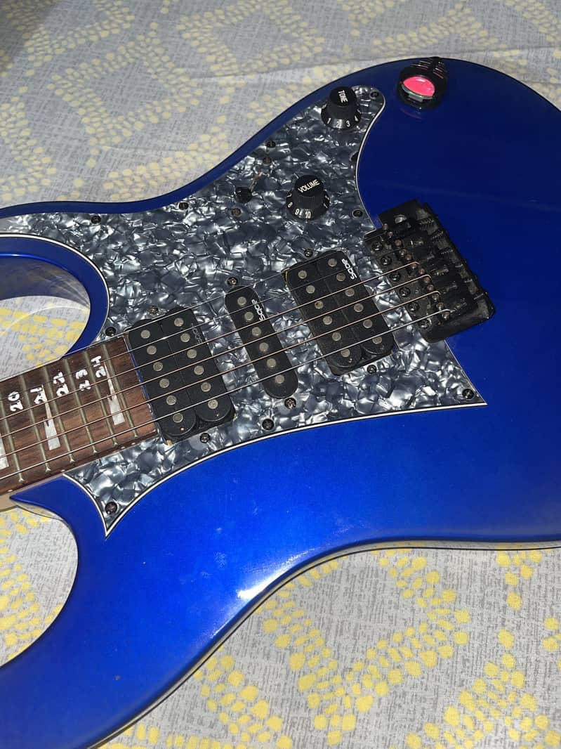 electric guitar - Musical Instruments - 1110272898