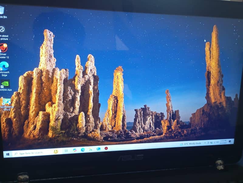 Asus Q524u | i7 7th Gen | 12 GB Ram | M2 256GB - Laptops - 1110274355