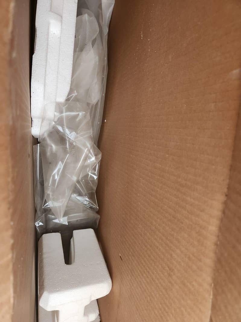 Samsung CU8000 65" 4K Crystal UHD LED TV - Televisions - 1110276905