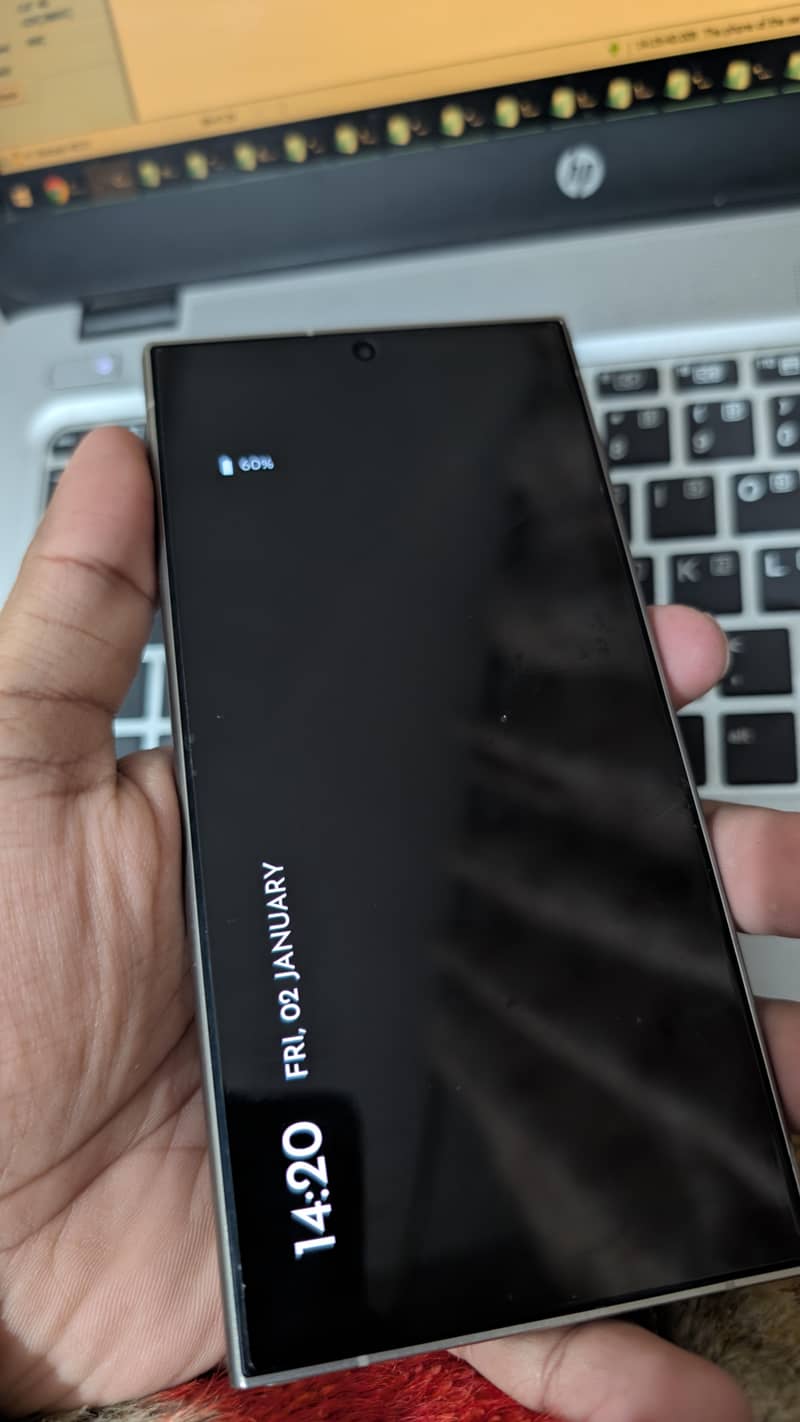 s24 ultra non pta ha pr zong ki sim chalti ha sath box ha original ...