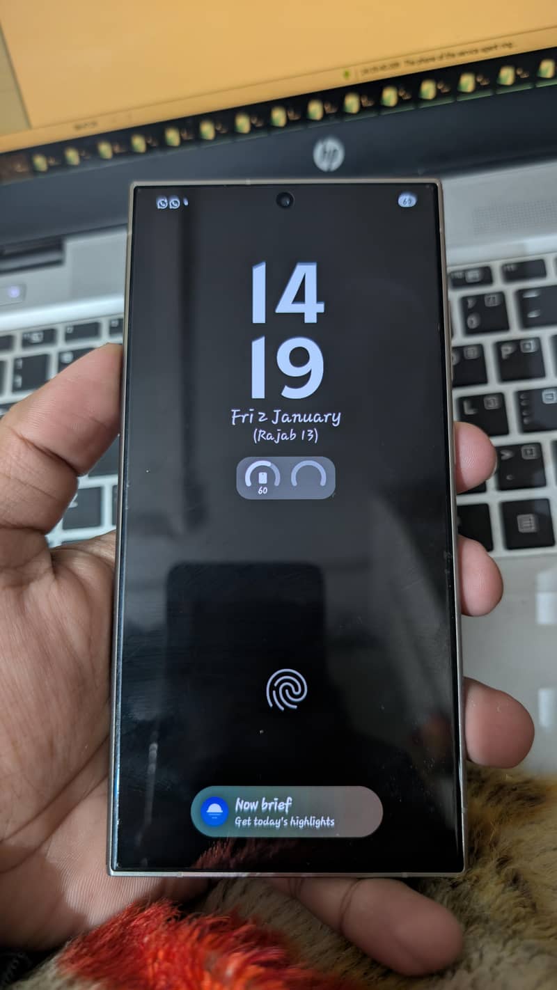 s24 ultra non pta ha pr zong ki sim chalti ha sath box ha original ...