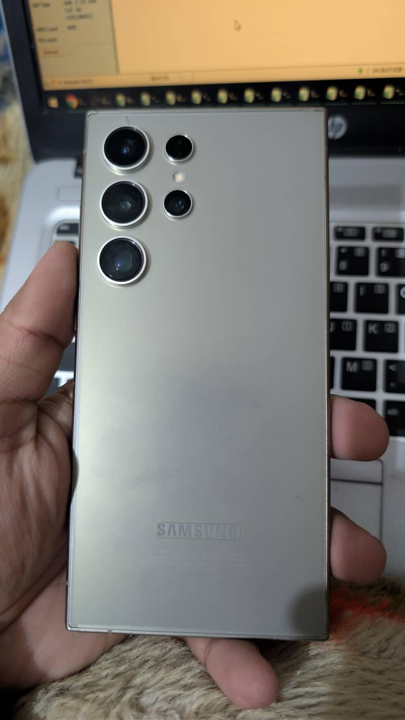 s24 ultra non pta ha pr zong ki sim chalti ha sath box ha original ...