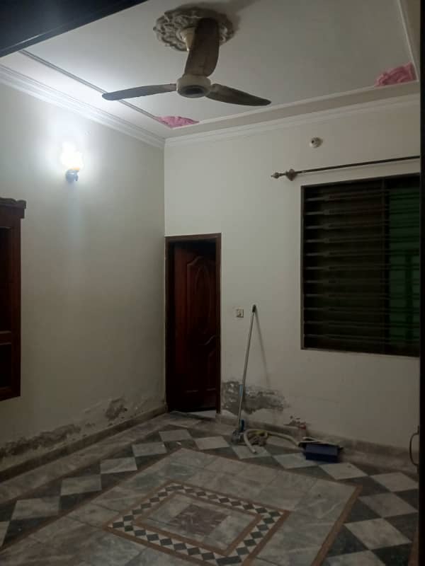 5Marla ground floor with gas phase 4A - Portions & Floors - 1110286041