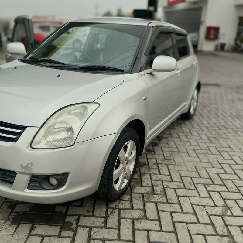 Suzuki Swift 1.3 DLX 2012 Manual Transmission - Cars - 1110287327