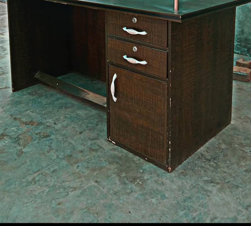 Office Table with Storage Cabinet Good Condition - Office Tables ...
