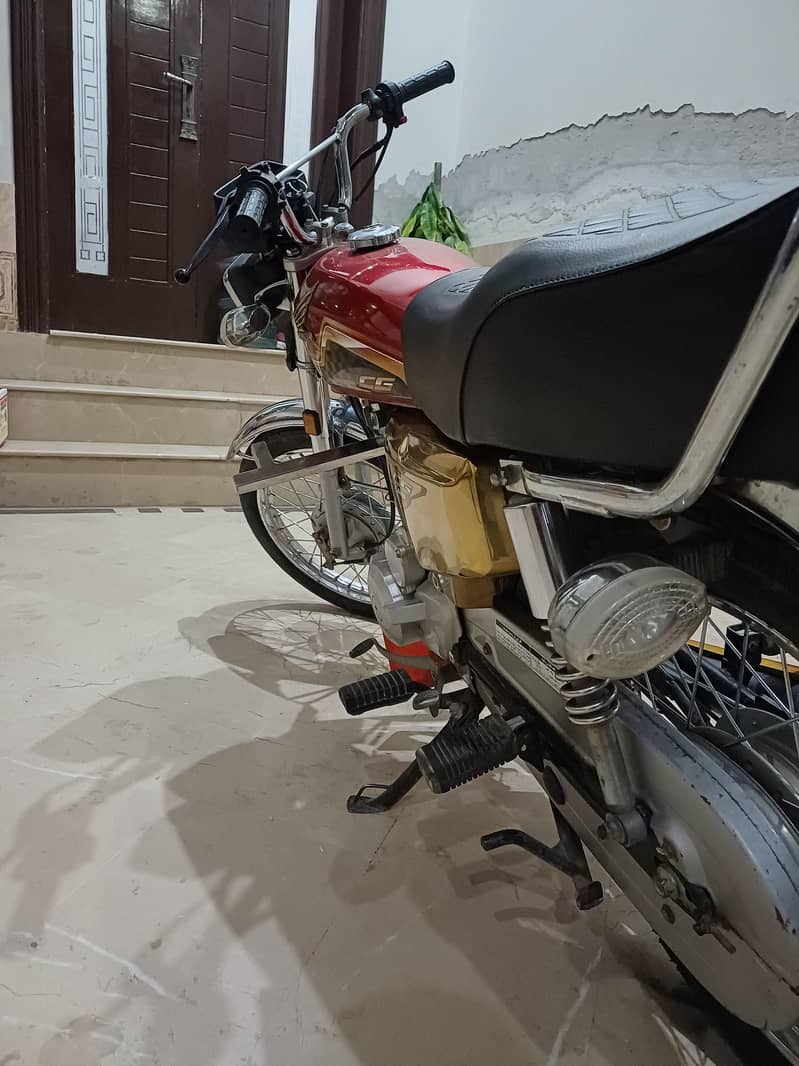 Honda CG 125 Special Gold Edition Self Start - Standard - 1110293059