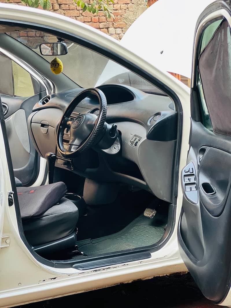 Toyota Vitz 5/8 - Cars - 1110294907