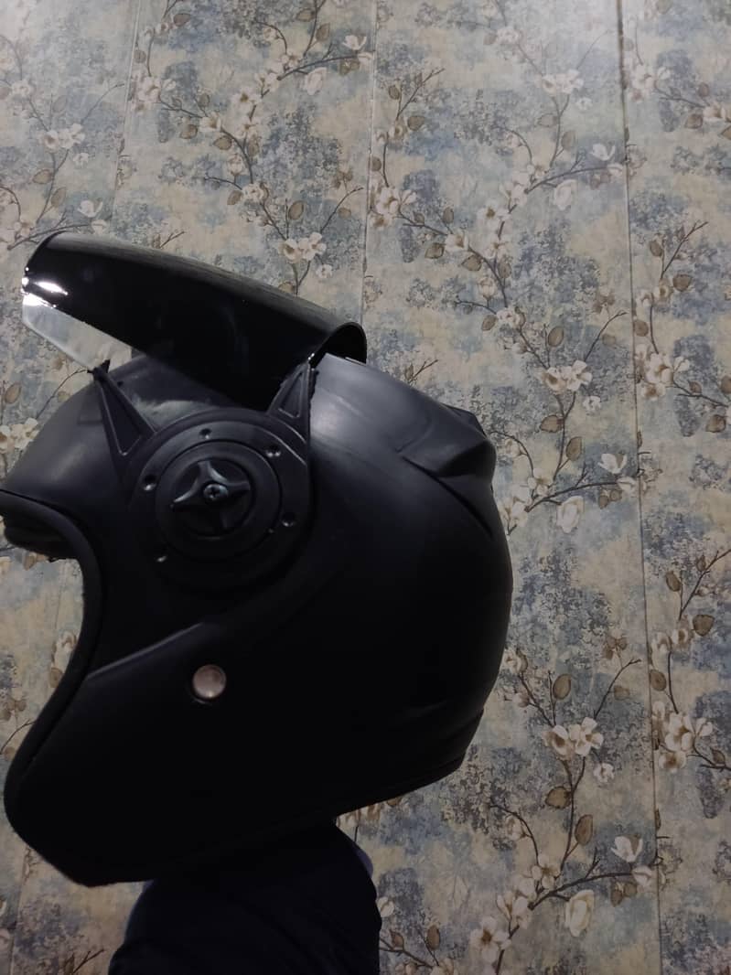 Racer helmet with tint balck visor very beautiful helmet in low price ...