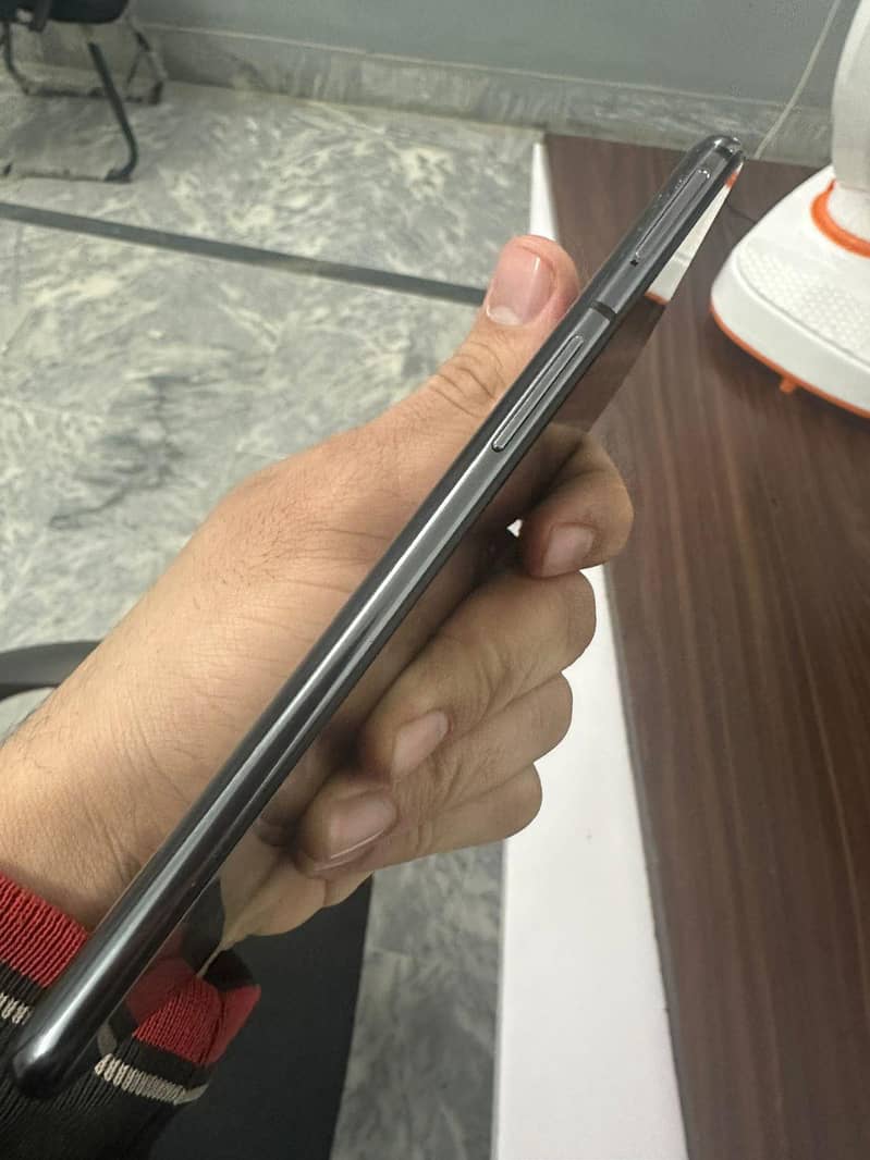 back crack - Mobile Phones - 1110307866