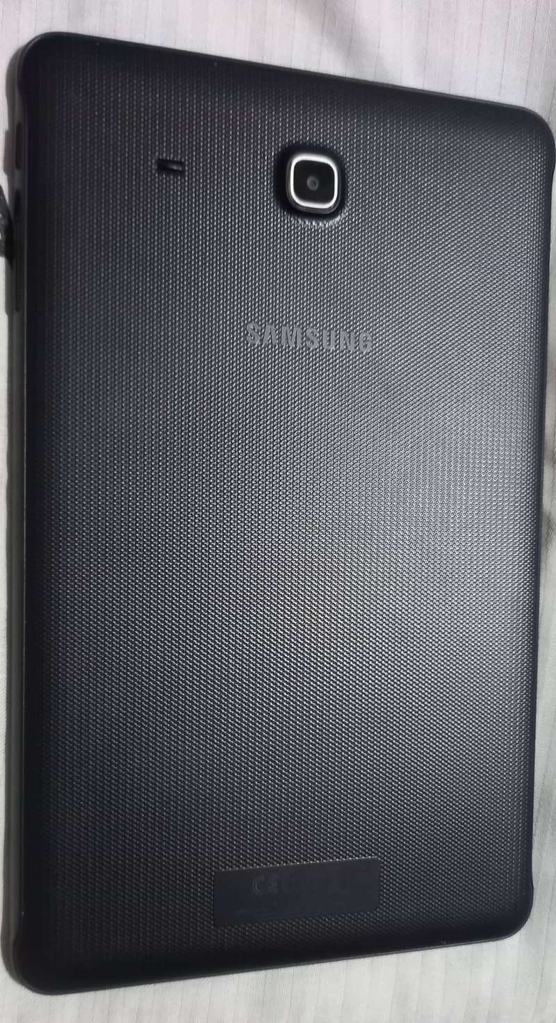 Samsung Galaxy Tab E SM-T561 - Tablets - 1110310677