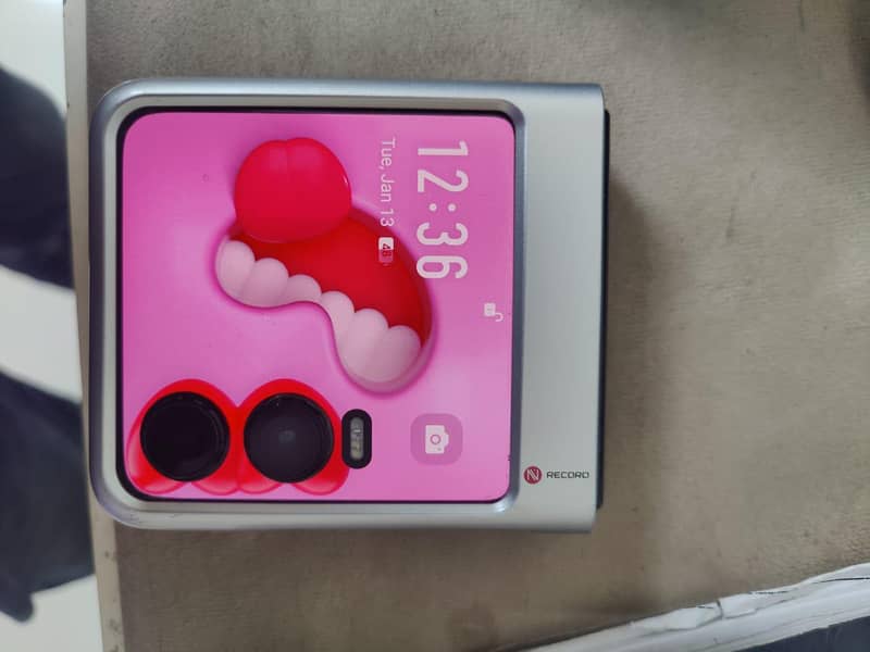 infinix zero flip 8-512 minor dot - Mobile Phones - 1110315744