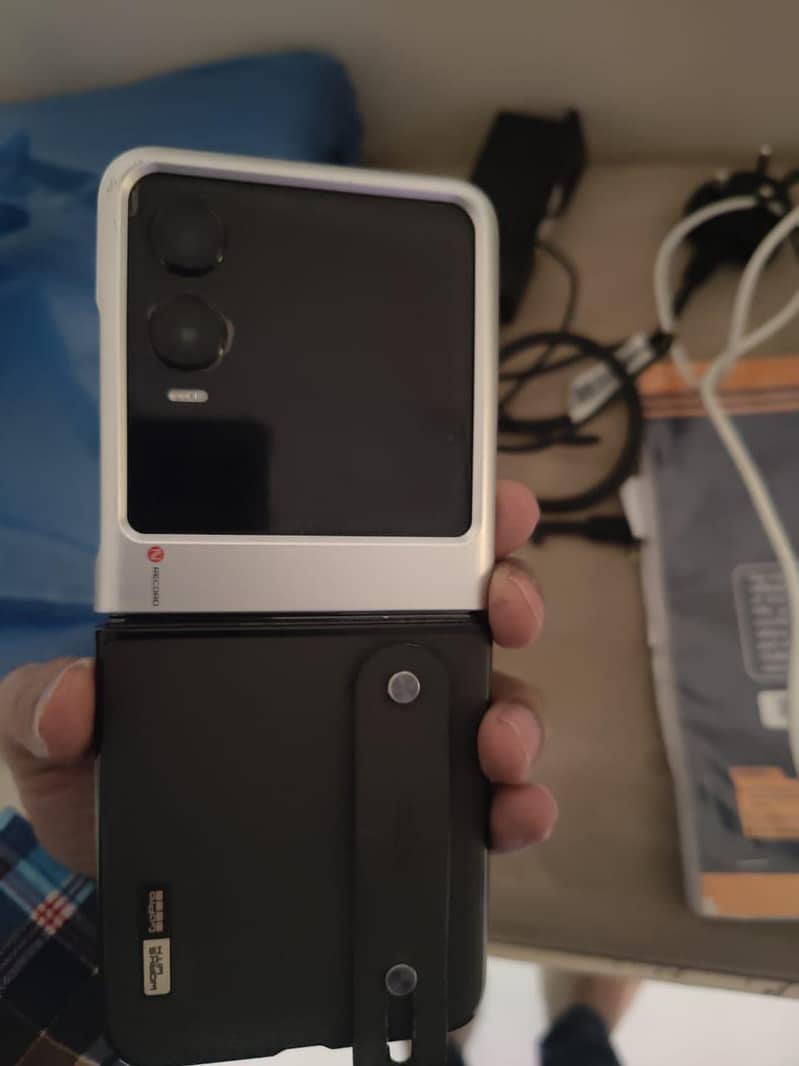 infinix zero flip 8-512 minor dot - Mobile Phones - 1110315744