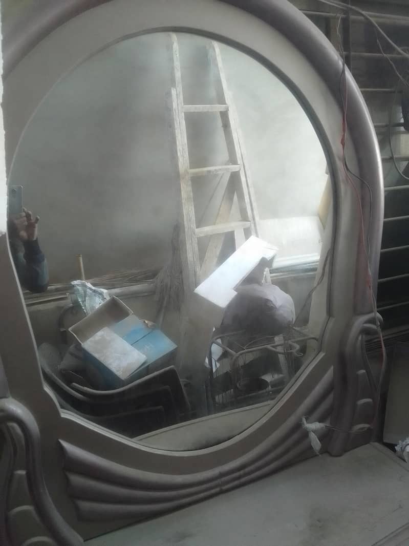 one bed with mattress 2 sid table . dressing ND divider. - Beds ...