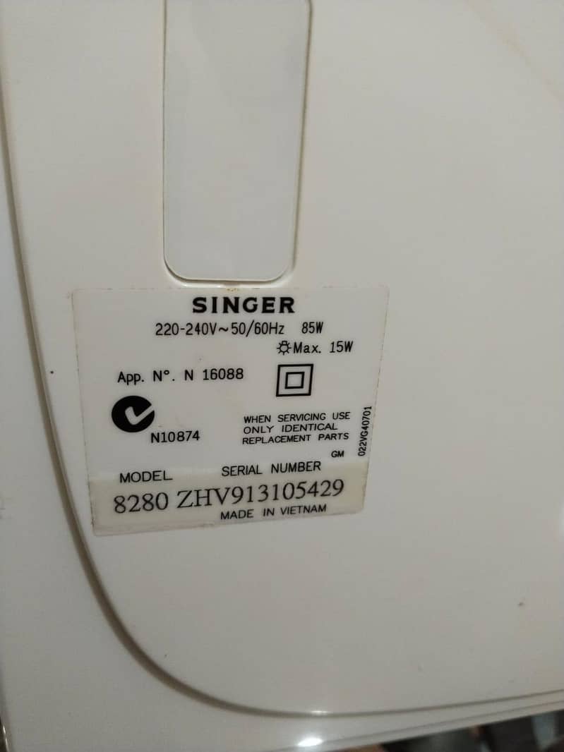 singer sewing machine 8280 - Sewing Machines - 1110012983