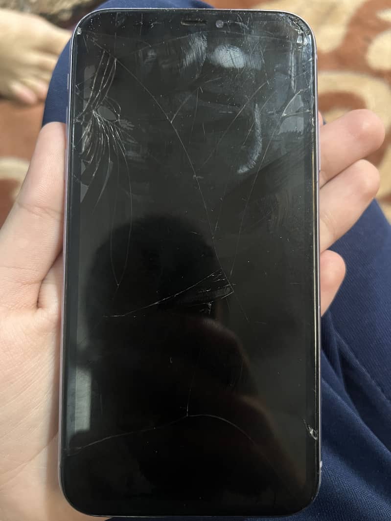 Iphone 11 - Mobile Phones - 1110336159