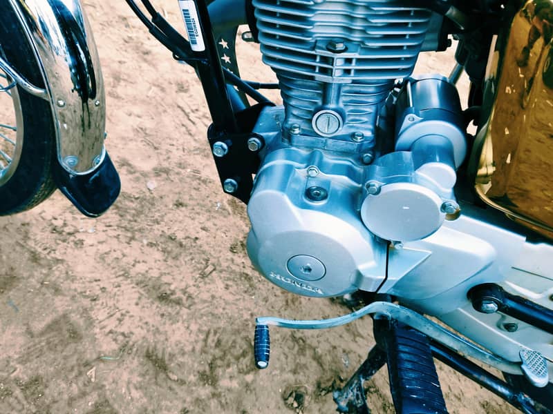 Honda CG125 Special Edition Gold 2024 Condition 10/10 - Standard ...