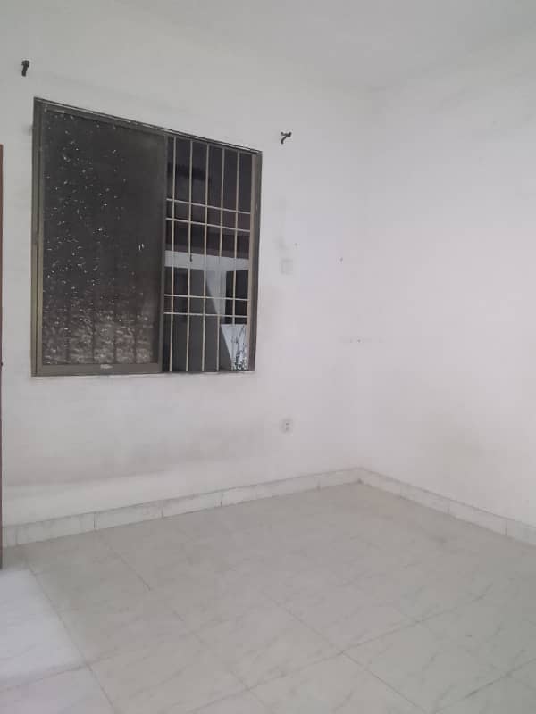 2 bed drawing lounge newly renovated 2nd floor portion for rent tiled ...
