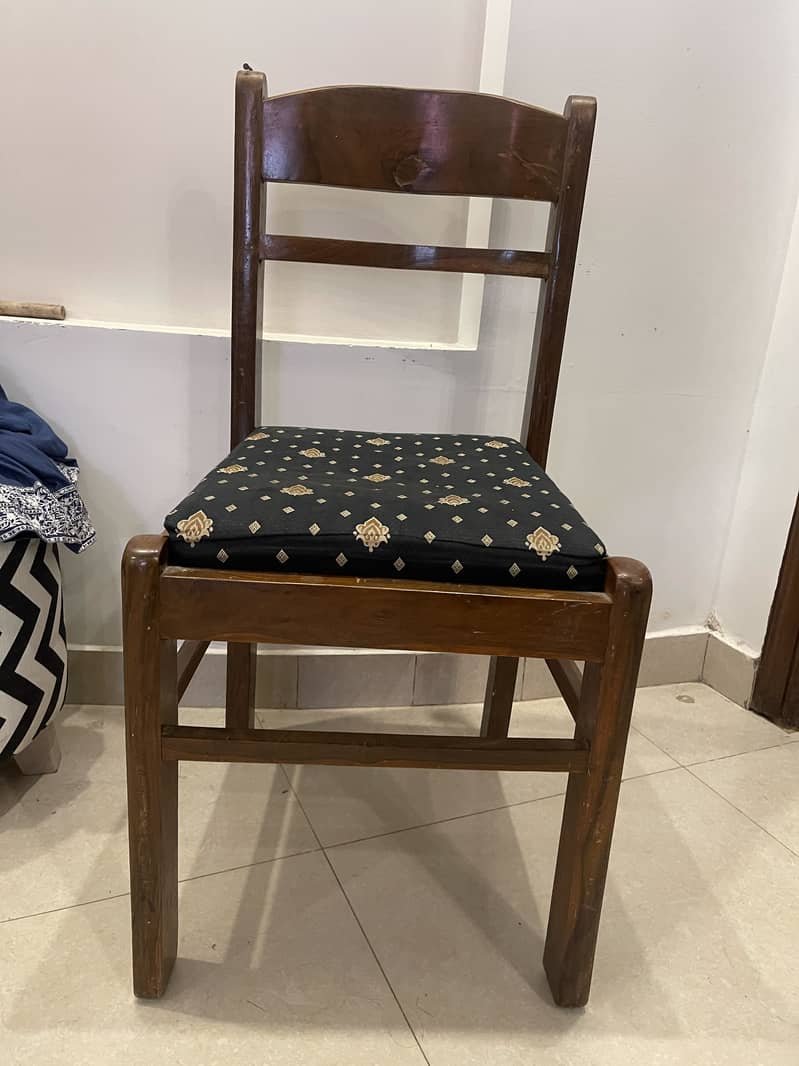 Wooden chairs - Chairs - 1110341616