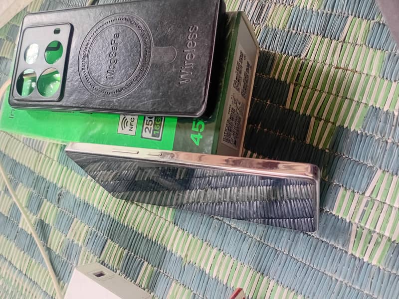 infinix note 40 8 256 - Mobile Phones - 1110345859