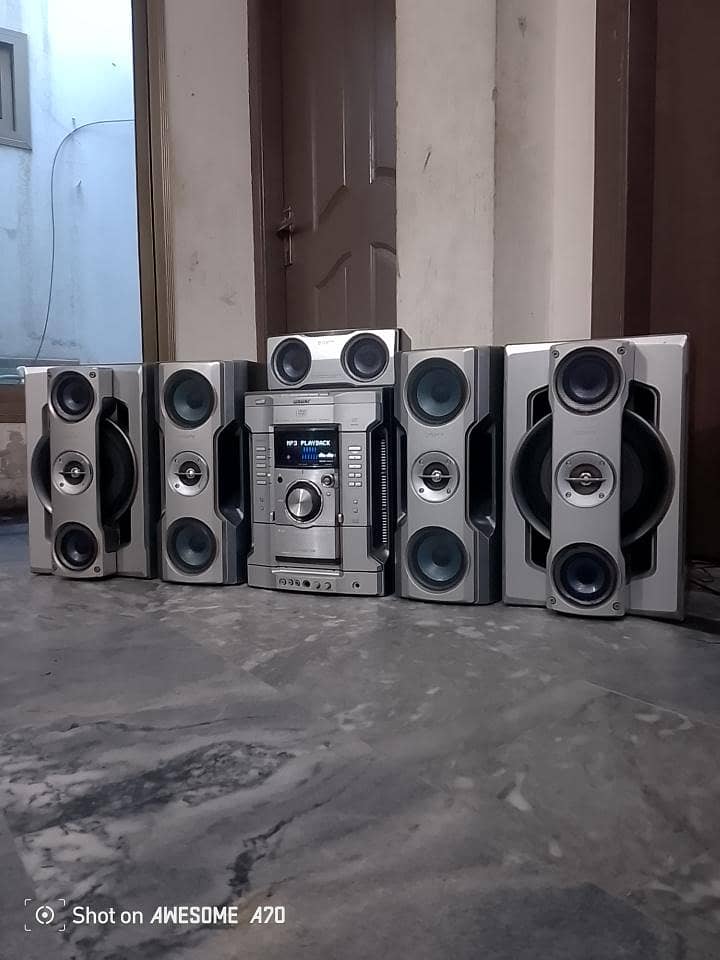 Sony mhc-gn88d hi-fi component sound system with remote - Speakers ...