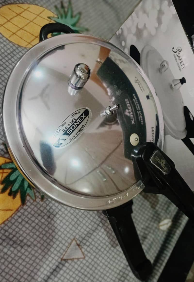 Sonex 9L Pressure Cooker New - Electric Cookers - 1110350270