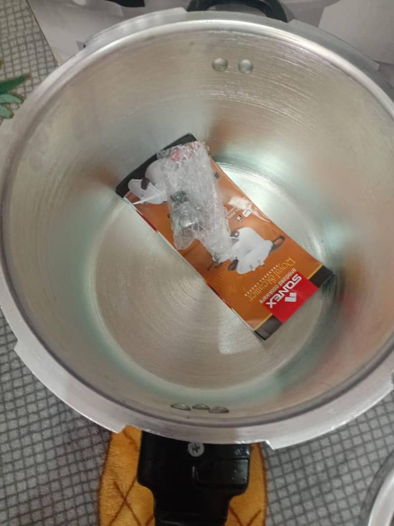 Sonex 9L Pressure Cooker New - Electric Cookers - 1110350270