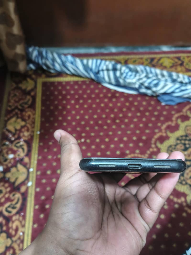 Google Pixel 5 - Mobile Phones - 1110350789