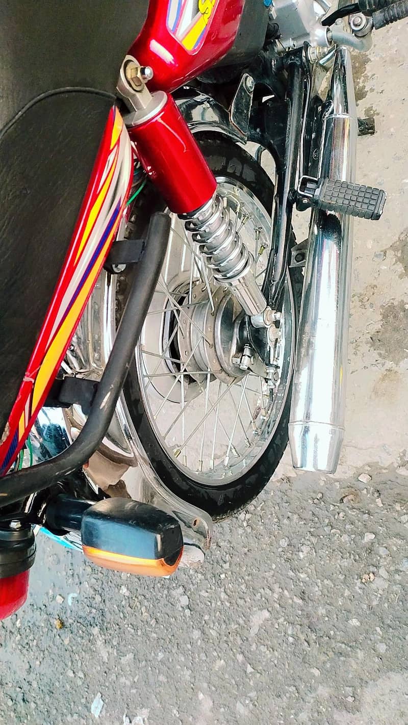 hi speed 25 madal total janwan bilkol oko chaska parte dor raha ...