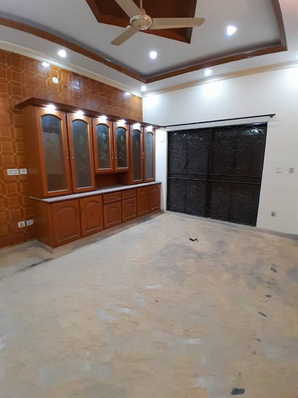 44 Marla Double Storey House On Service Road For Sale With Gas - Houses ...
