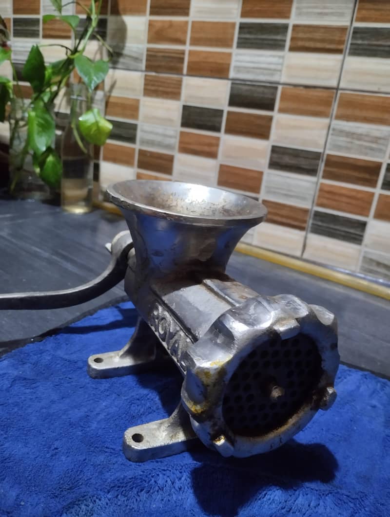 qemma machine choper like new heavy weight urgent - Meat Grinders ...