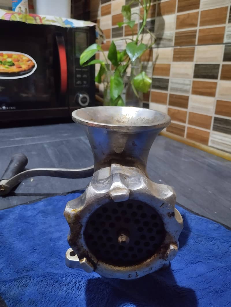 qemma machine choper like new heavy weight urgent - Meat Grinders ...