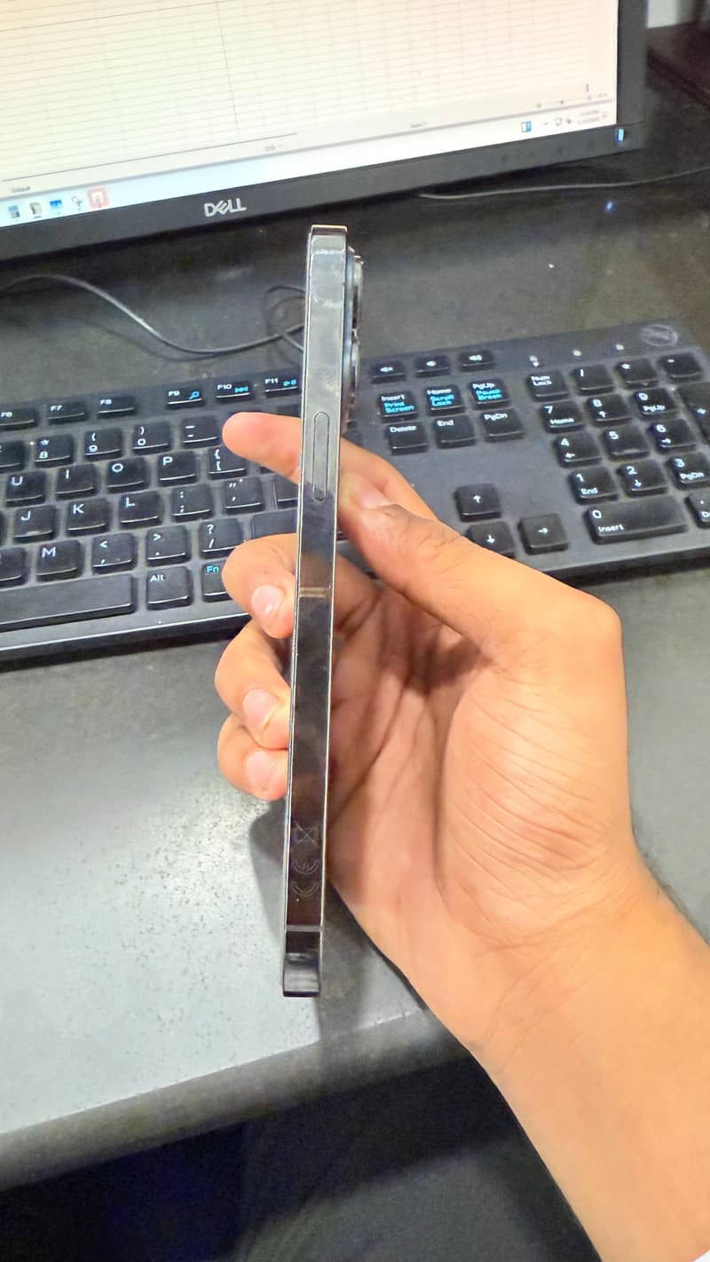 Iphone 13 pro max - Mobile Phones - 1110360236