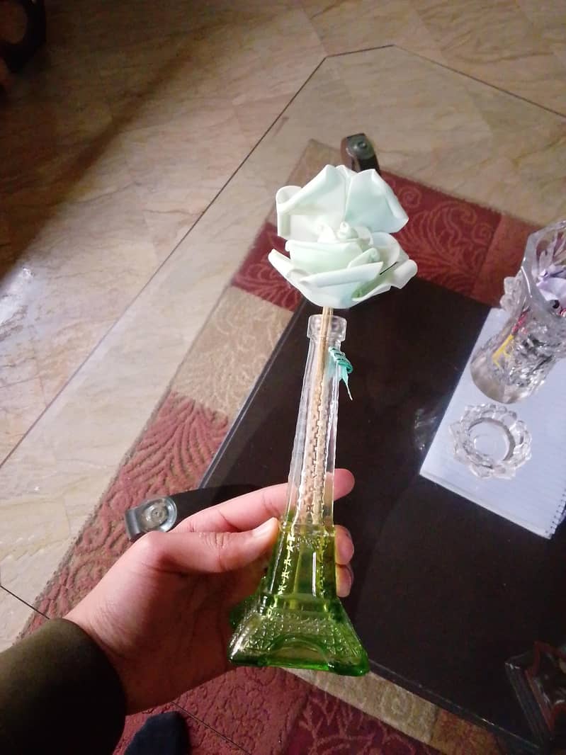 green flower vase - Other Household Items - 1110364144