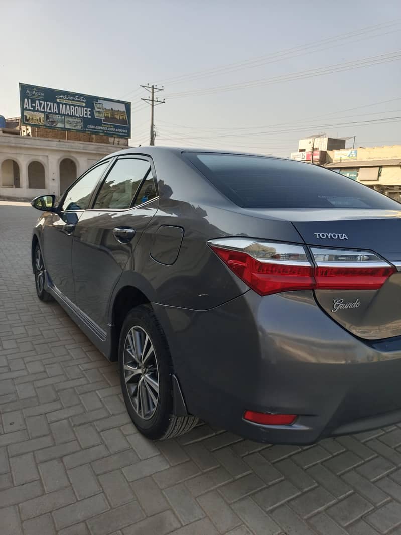 GRANDE 2018 TOP OF THE LINE CAR - Cars - 1110378121