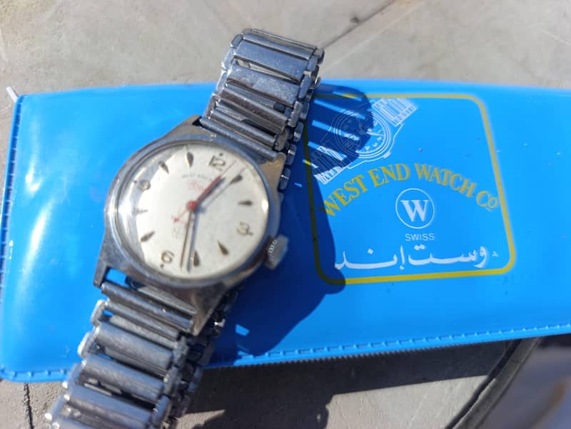 Swiss Omax As good as new Rare beauty West end Sowan Manual wind ...