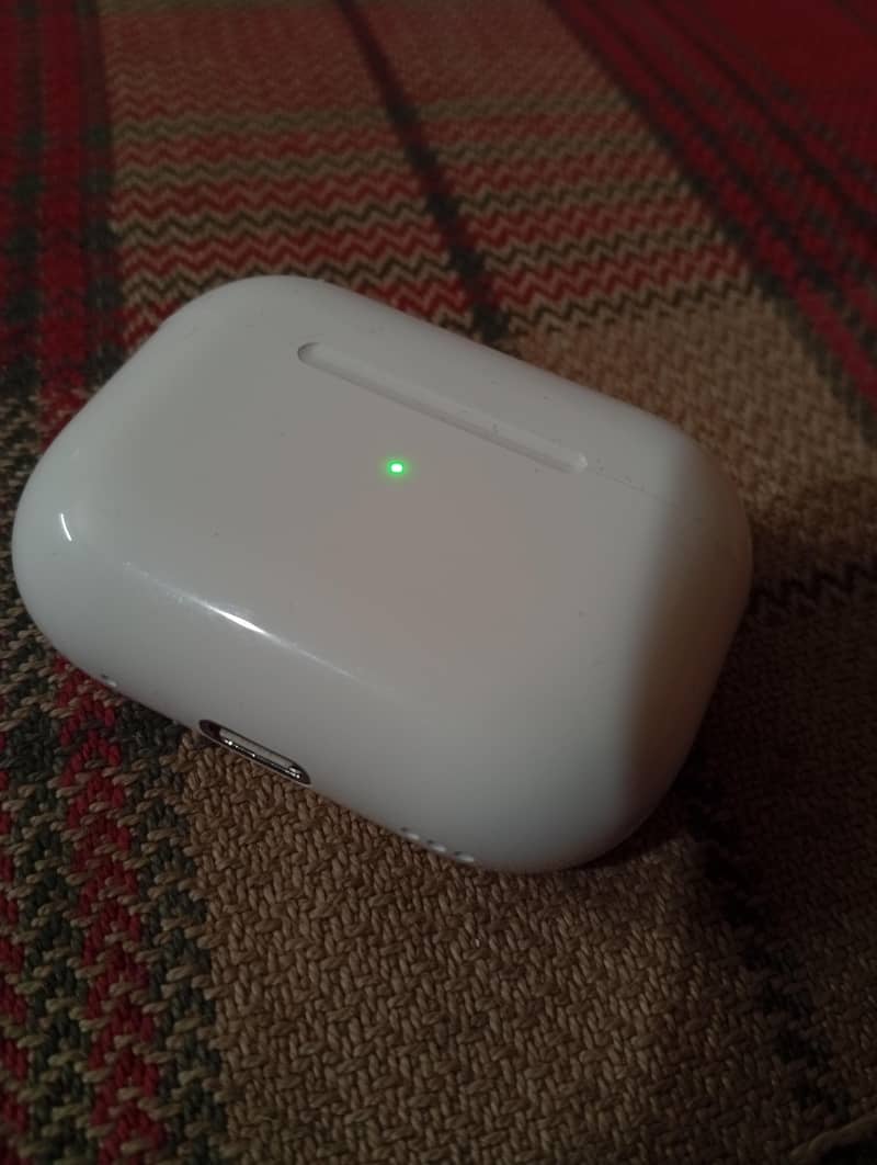 Apple AirPods pro2 plus copy lat Ka Mal hai fix price - Earphones ...