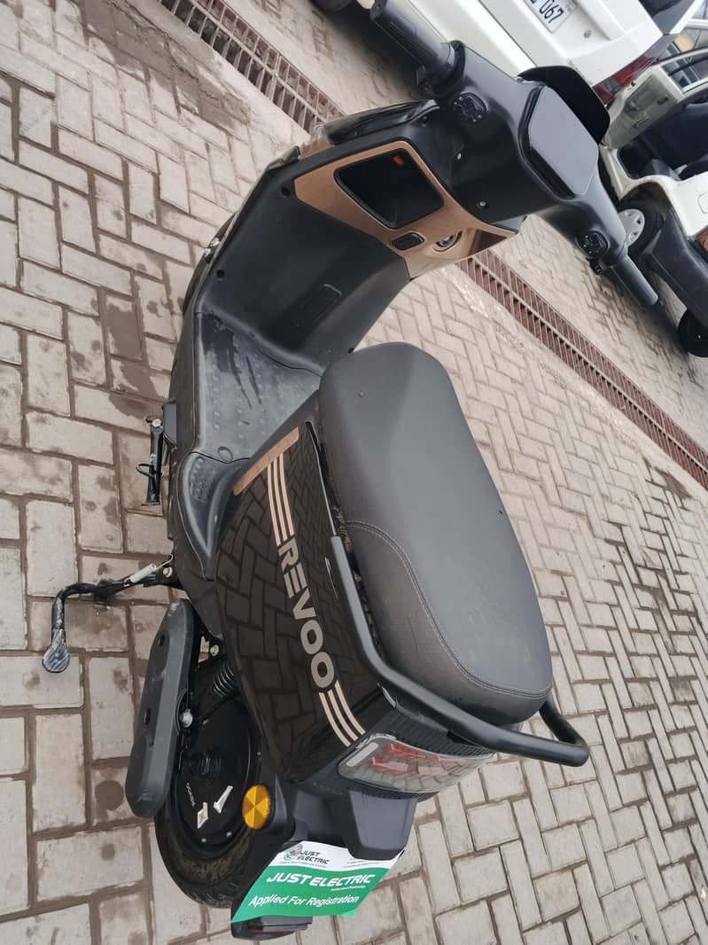 Scooty, Reevo A11 - Electric - 1110380042