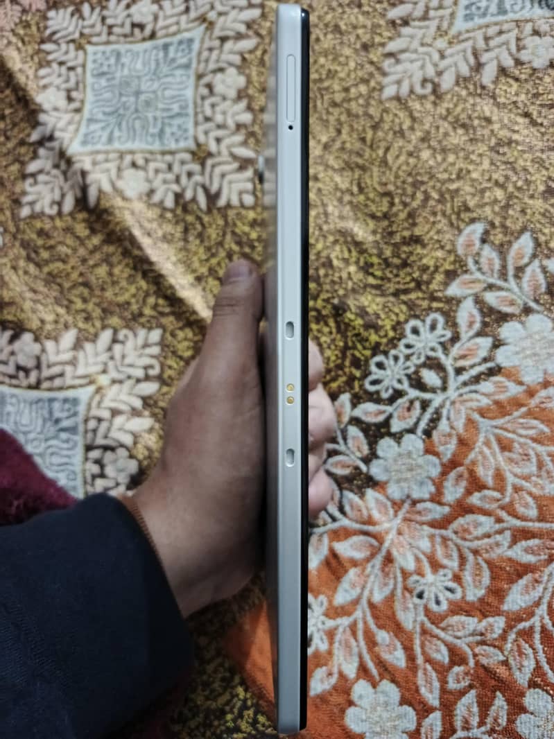 Lenovo Tab 4gb ram / 64gb storage - Tablets - 1110384982