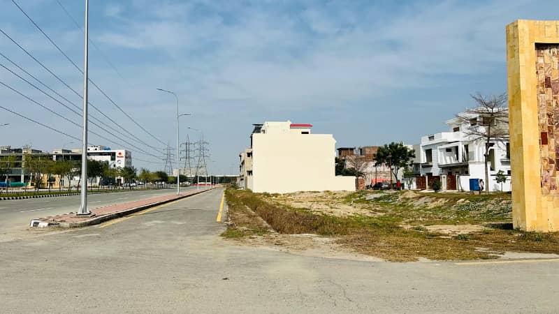 10 Marla Residential Plot Available For Sale In Lake City Sector M-3 ...