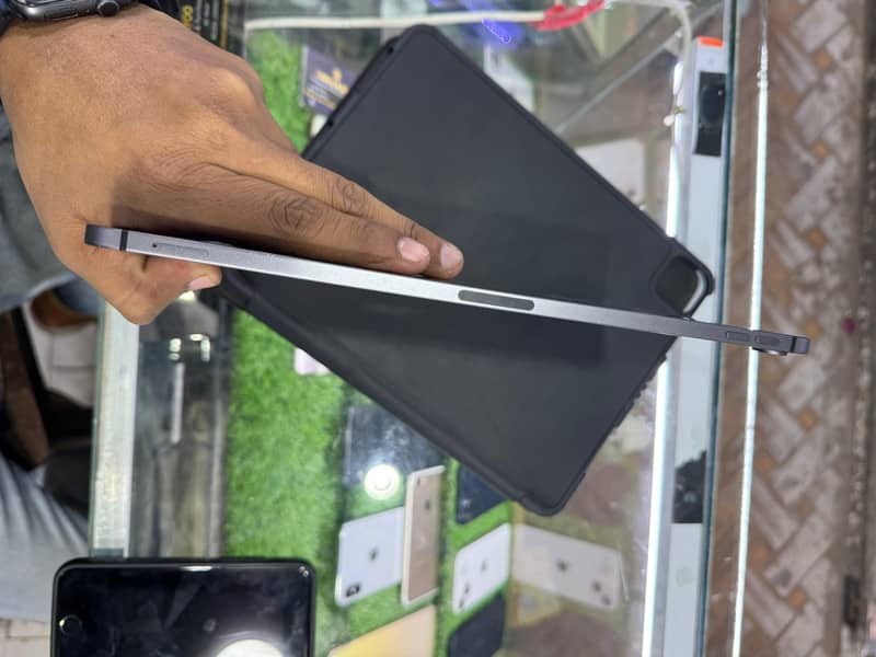 1st Generation 11-inch iPad Pro - Tablets - 1110403416