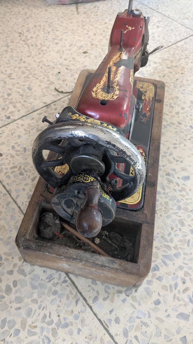 sewing machine - Sewing Machines - 1110404838