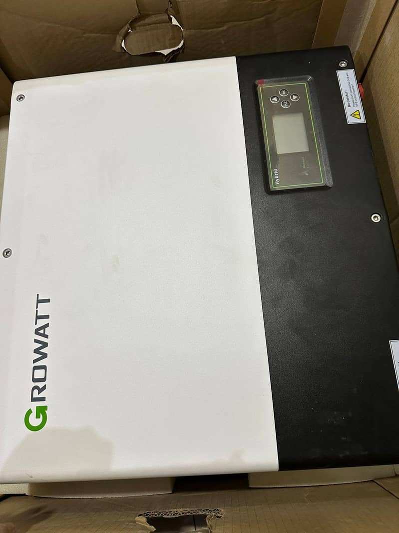 2 pcs brand new inverters 10KW hybrid Growatt - Solar Inverter - 1110412840
